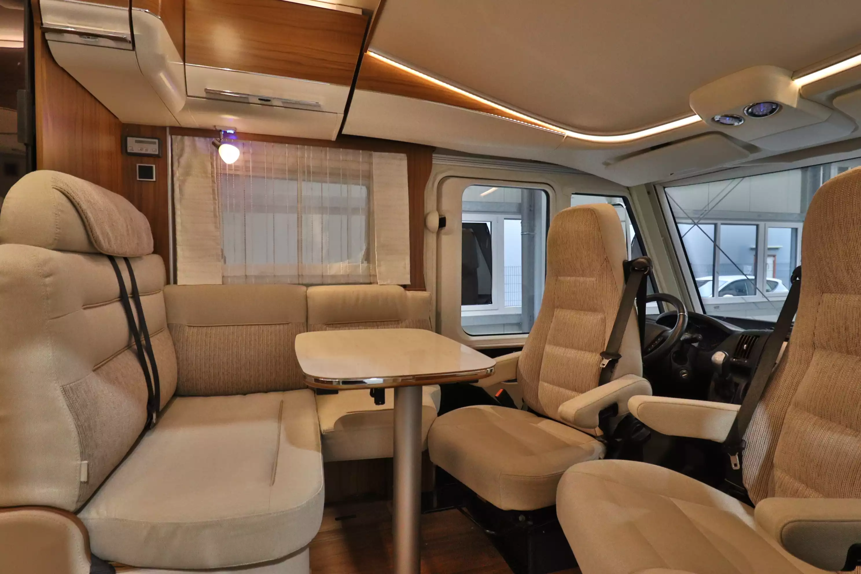 HYMER-ERIBA B 574 DL beim Wohnmobilpark in Bad Honnef kaufen